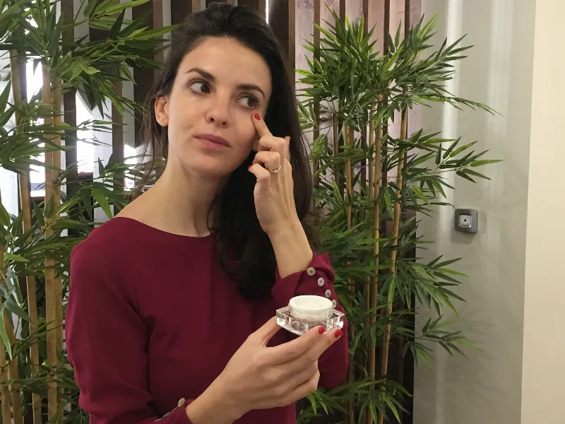 Rutina básica de cuidado facial para una piel radiante